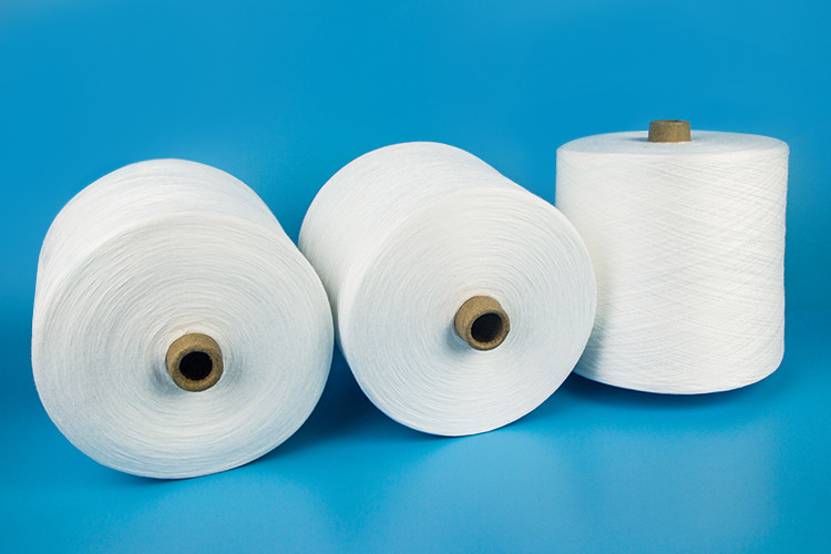 1KG 1.25KG 1.4175KG 40s/2 40s/3 Spun Polyester Yarn Roll For Sewing ...